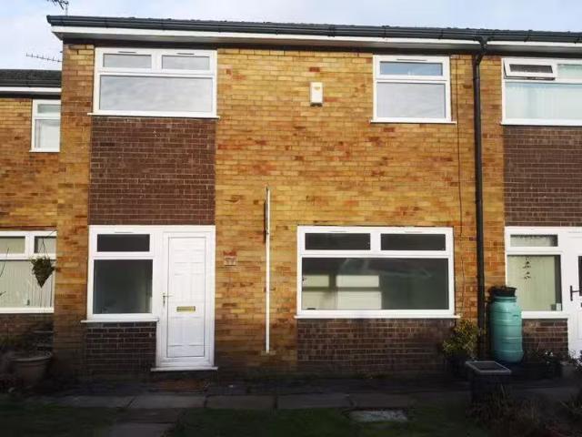 Cheap 1 BA 3 bedroom terraced house for rent in Carslake Avenu.