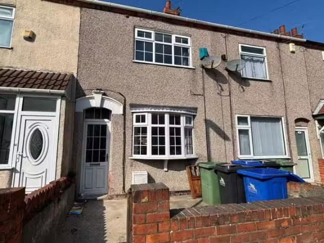 Nice 1 BA 3 bedroom terraced house for rent in Elliston Street.