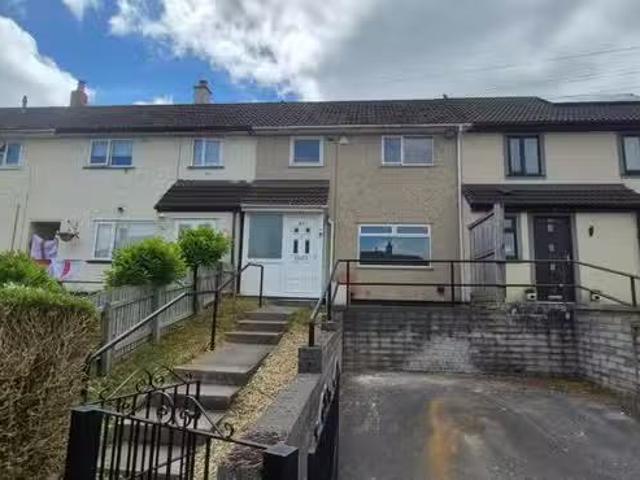 Rental! 1 BA 3 bedroom terraced house for rent in Goulston Roa.