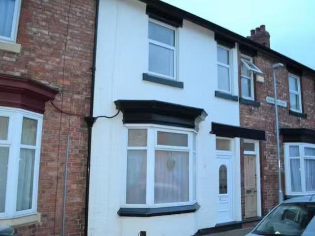 For Rent! 1 BA 3 bedroom terraced house for rent in Grosvenor.