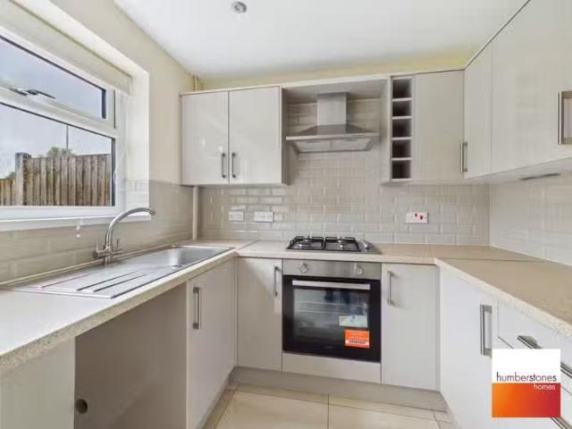 Deal! 1 BA 3 bedroom terraced house for rent in Heron Road O.
