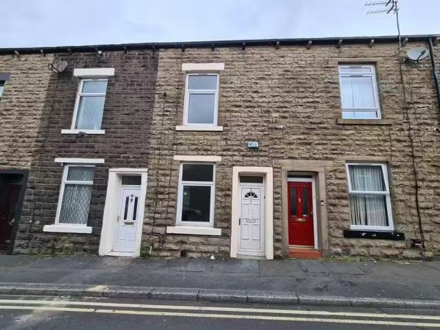 Nice 1 BA 3 bedroom terraced house for rent in Rudd Street, Ha.