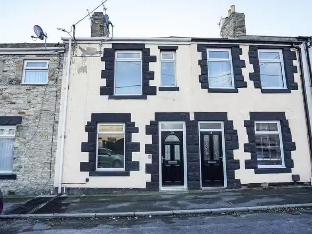 New 1 BA 3 bedroom terraced house for rent in Roseberry Terrac.