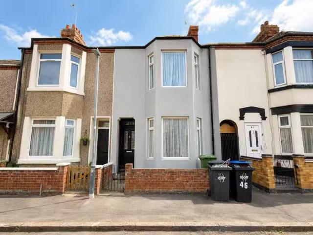 Cheap 1 BA 3 bedroom terraced house for rent in Rowland Street.