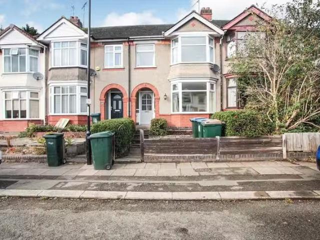 Unique 1 BA 3 bedroom terraced house for rent in Standard Aven.