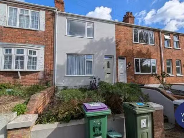 Deal! 1 BA 3 bedroom terraced house for rent in Southbourne Ro.