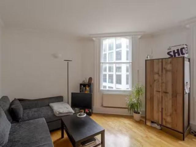 Cozy 1 BA 1 bedroom apartment for rent in Bush Lane, Cannon St.