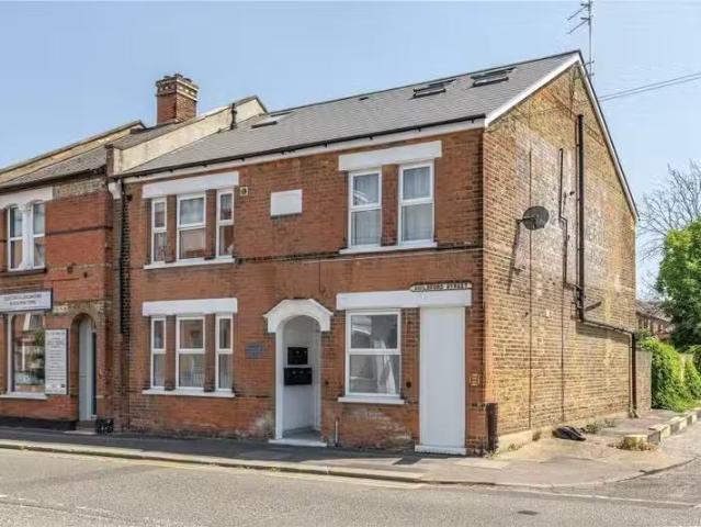 For Rent! 1 BA 1 bedroom apartment for rent in Chertsey, Surre.