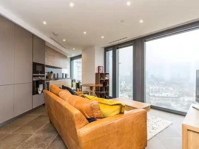 Deal! 1 BA 1 bedroom apartment for rent in Chronicle Tower, EC1V