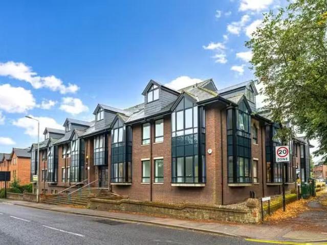 For Rent! 1 BA 1 bedroom apartment for rent in Clarence Court.
