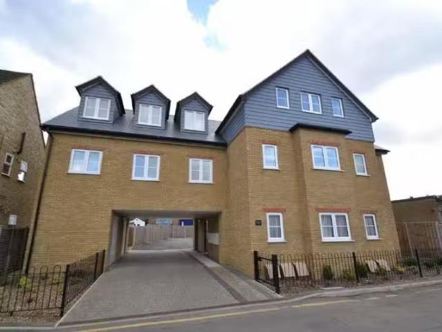 Rental! 1 BA 1 bedroom apartment for rent in Creaven Court, Lo.