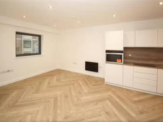 Nice 1 BA 1 bedroom apartment for rent in Everards Place, Towe.