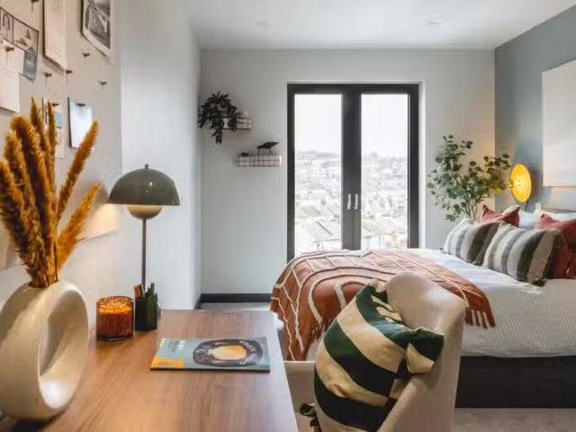 Cheap 1 BA 1 bedroom apartment for rent in New England Street.