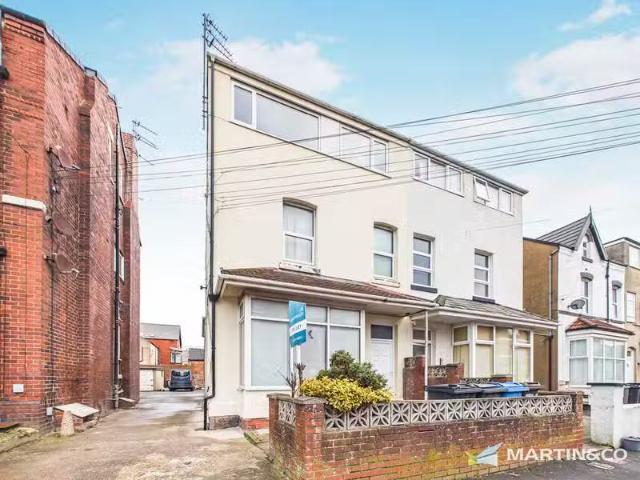 Charming 1 BA 1 bedroom apartment for rent in Park Road, St An.