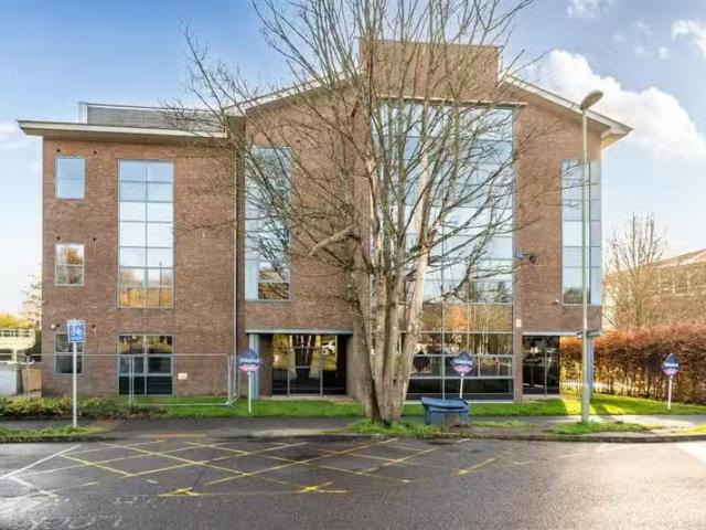 Nice 1 BA 1 bedroom apartment for rent in Sheila House Waterfr.