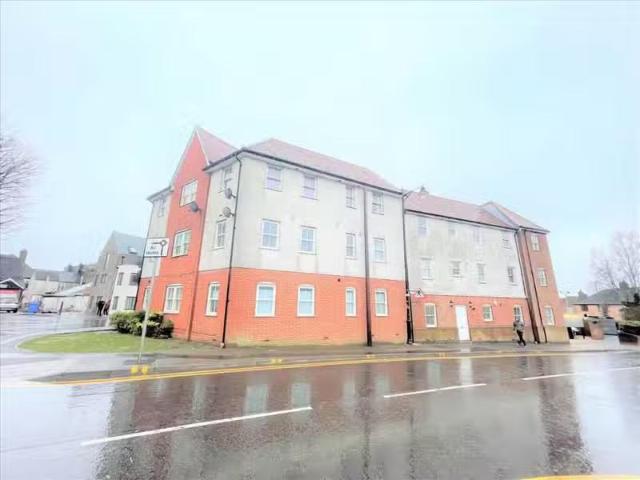 Deal! 1 BA 1 bedroom apartment for rent in Silkweaver Heights.