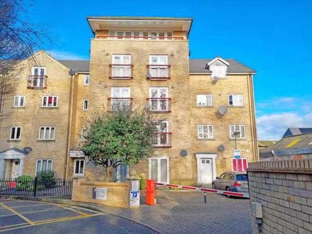 Nice 1 BA 1 bedroom apartment for rent in Star Lane, Ipswich.