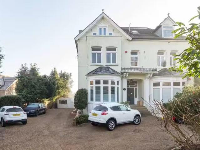 Rental! 1 BA 1 bedroom detached bungalow for rent in Rowantree.
