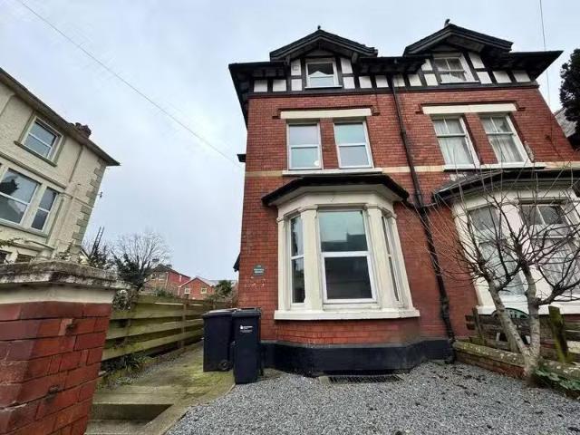 Deal! 1 BA 1 bedroom detached house for rent in Whitecross Roa.