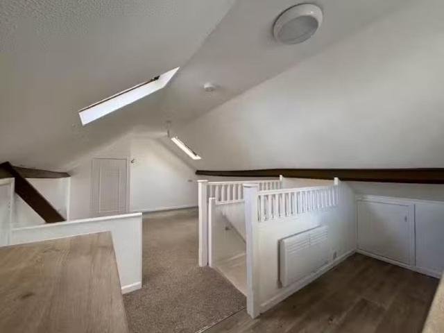 Nice 1 BA 1 bedroom end of terrace house for rent in Mitre Mew.