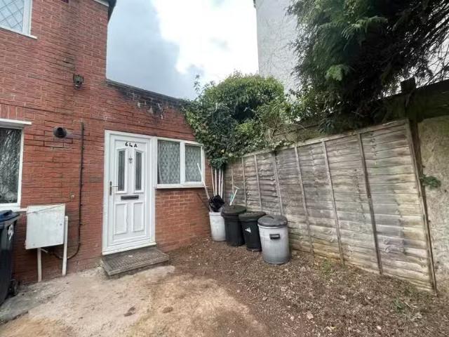 Cheap 1 BA 1 bedroom flat for rent in Church Road, Northfield.