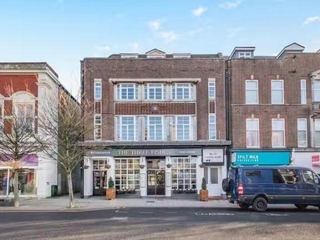 Rental! 1 BA 1 bedroom flat for rent in Chapel Road, Worthing.