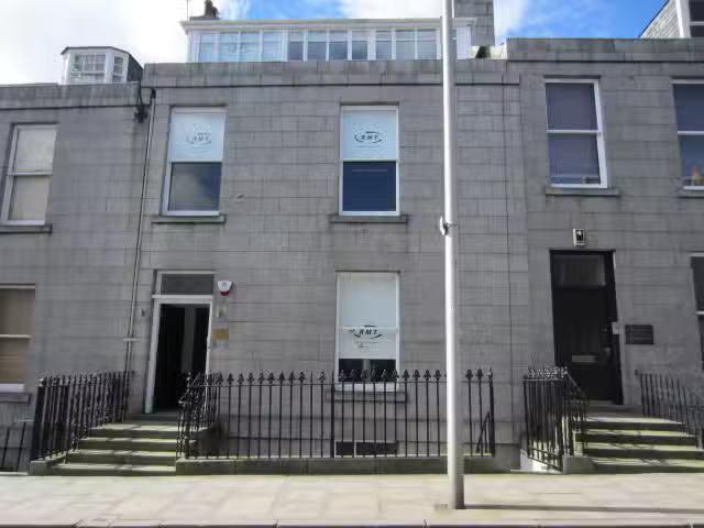 Deal! 1 BA 1 bedroom flat for rent in Crown Street, Aberdeen.