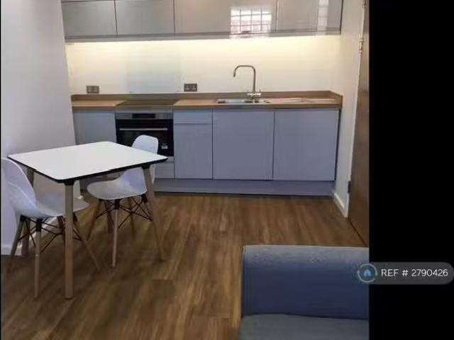 Unique 1 BA 1 bedroom flat for rent in Adair House, Epsom, KT19