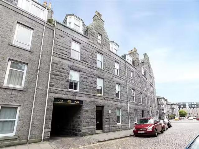 For Rent! 1 BA 1 bedroom flat for rent in Baker Street, Aberde.
