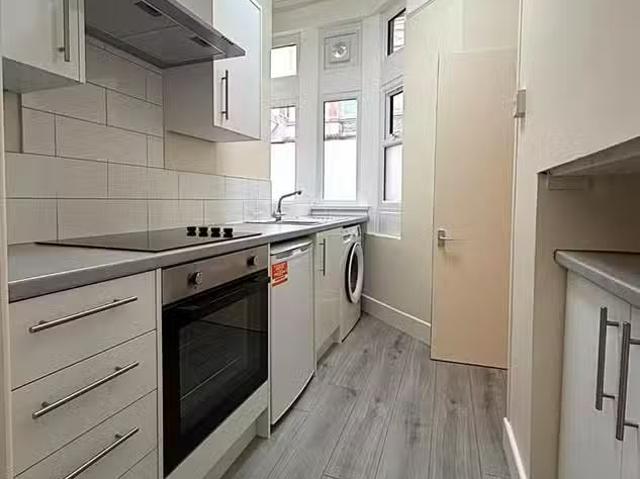 Charming 1 BA 1 bedroom flat for rent in Beda Road, Cardiff Ci.