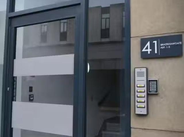 Cheap 1 BA 1 bedroom flat for rent in Bradshawgate, Bolton, BL.
