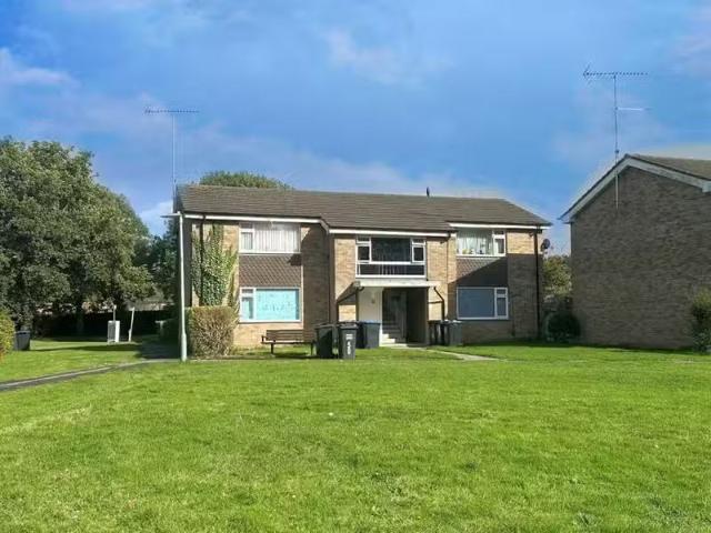 Nice 1 BA 1 bedroom flat for rent in Ely Close, Hatfield, AL10