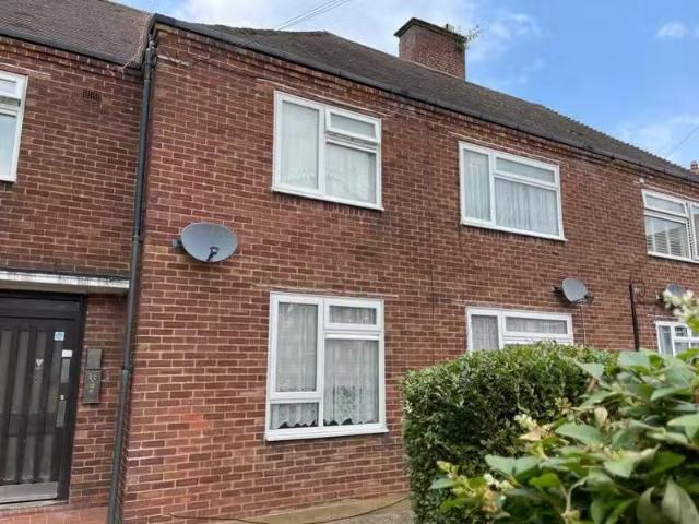 Charming 1 BA 1 bedroom flat for rent in Hainault, Esinteracti.