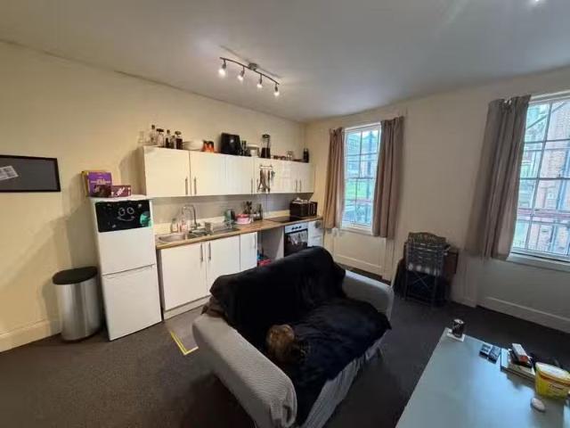 Nice 1 BA 1 bedroom flat for rent in Jamaica Street, Bristol.