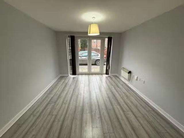 For Rent! 1 BA 1 bedroom flat for rent in Oak High Court, Drew.