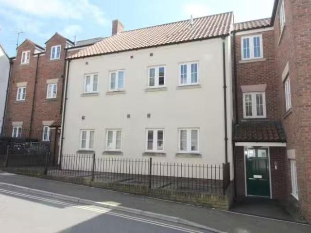 Nice 1 BA 1 bedroom flat for rent in Northload Street, Glaston.