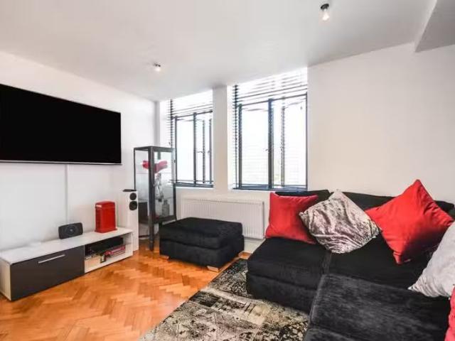 Deal! 1 BA 1 bedroom flat for rent in Parkway, CHELMSFORD, CM2