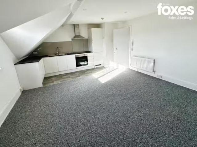 Nice 1 BA 1 bedroom flat for rent in Windsor Road, Bournemouth.