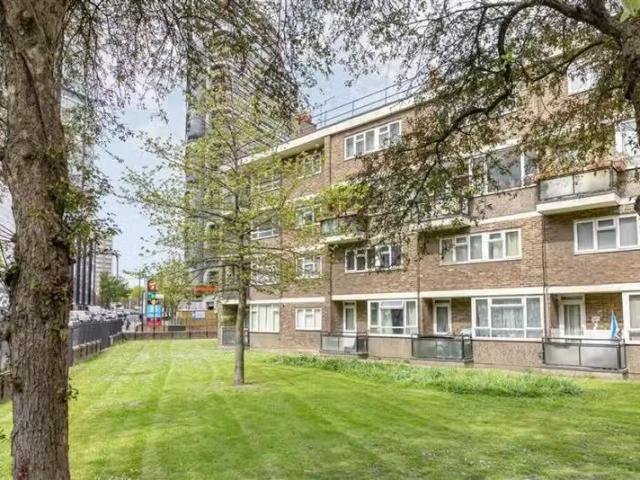 Deal! 1 BA 1 bedroom flat for rent in Thoresby Street, Thoresb.