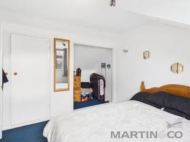 Charming 1 BA 1 bedroom flat share for rent in West Riding Ex.