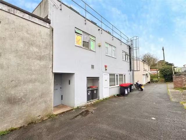 Nice 1 BA 1 bedroom Flat to rent, Union Street, Torquay, TQ2.