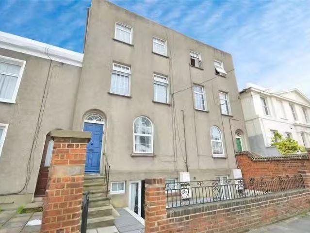 Rental! 1 BA 1 bedroom Flat to rent, Dover Road, Northfleet, D.