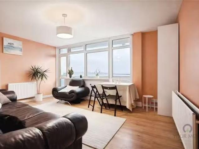 Rental! 1 BA 1 bedroom Flat to rent, Frances Street, London, S.