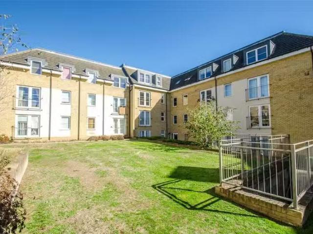 Rental! 1 BA 1 bedroom Flat to rent, Grove Road, Hitchin, SG4.