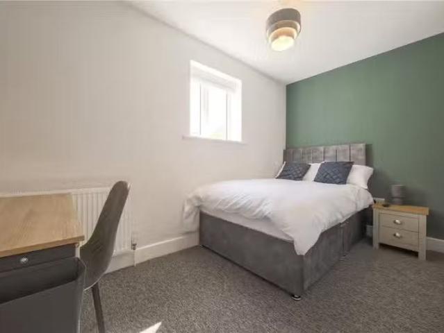 Cozy 1 BA 1 bedroom house share for rent in Rosemary Crescent.