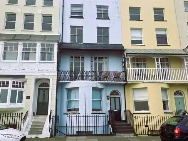Cheap 1 BA 1 bedroom property for rent in Paragon, Ramsgate, C.