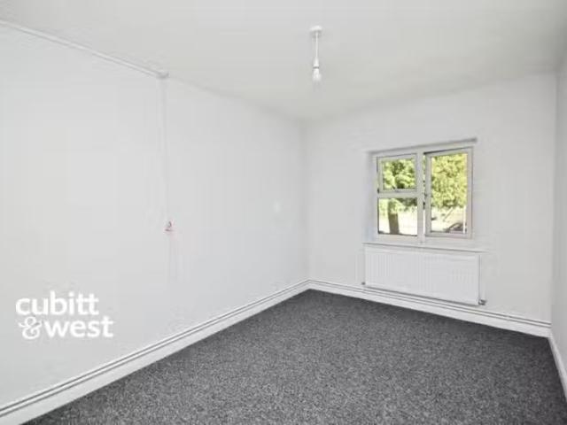 Charming 1 BA 1 bedroom retirement property for rent in Croydo.