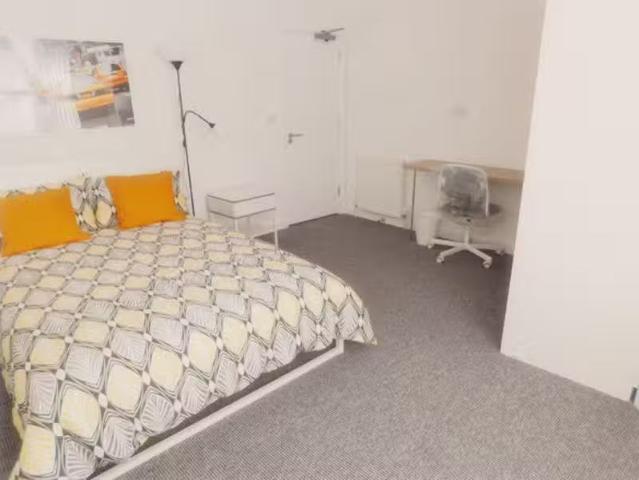 Unique 1 BA 1 bedroom terraced house for rent in Rice Lane, Li.