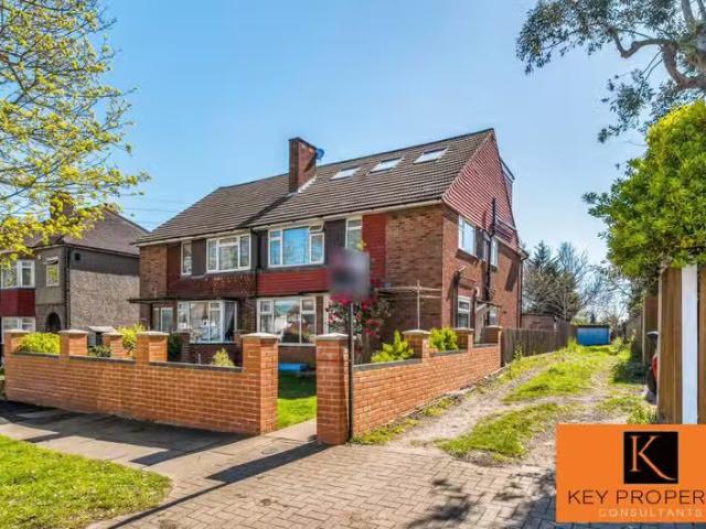 Nice 1 BA 2 bedroom maisonette for rent in Broadlands Road, Br.