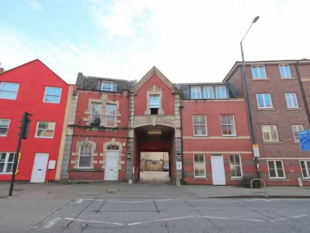 Unique 1 BA 2 bedroom maisonette for rent in Flat, Pooles Wha.